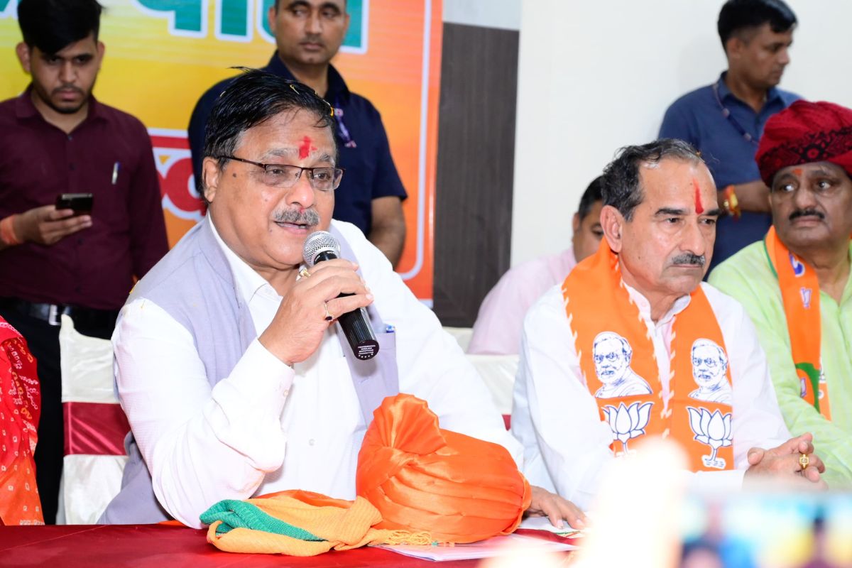 Rajasthan Politics: BJP के प्रदेश प्रभारी ने राहुल गांधी पर तीखा हमला ...