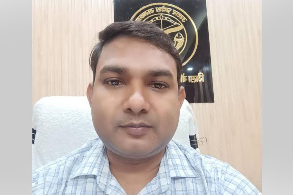 UP News: स्कूल टीचर को व्हाट्सएप ग्रुप पर जीआईएफ में बना दिया नागिन ...