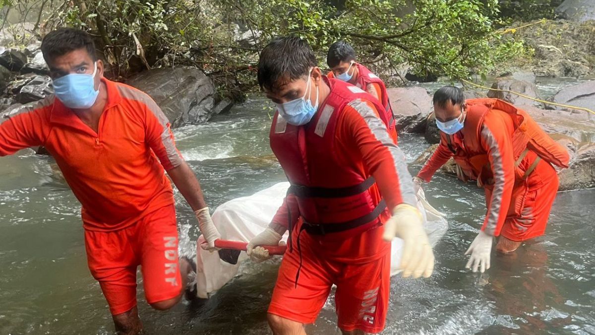 Menal Waterfall : रील बनाने के दौरान खाई में गिरा युवक, मजे-मजे में हो ...