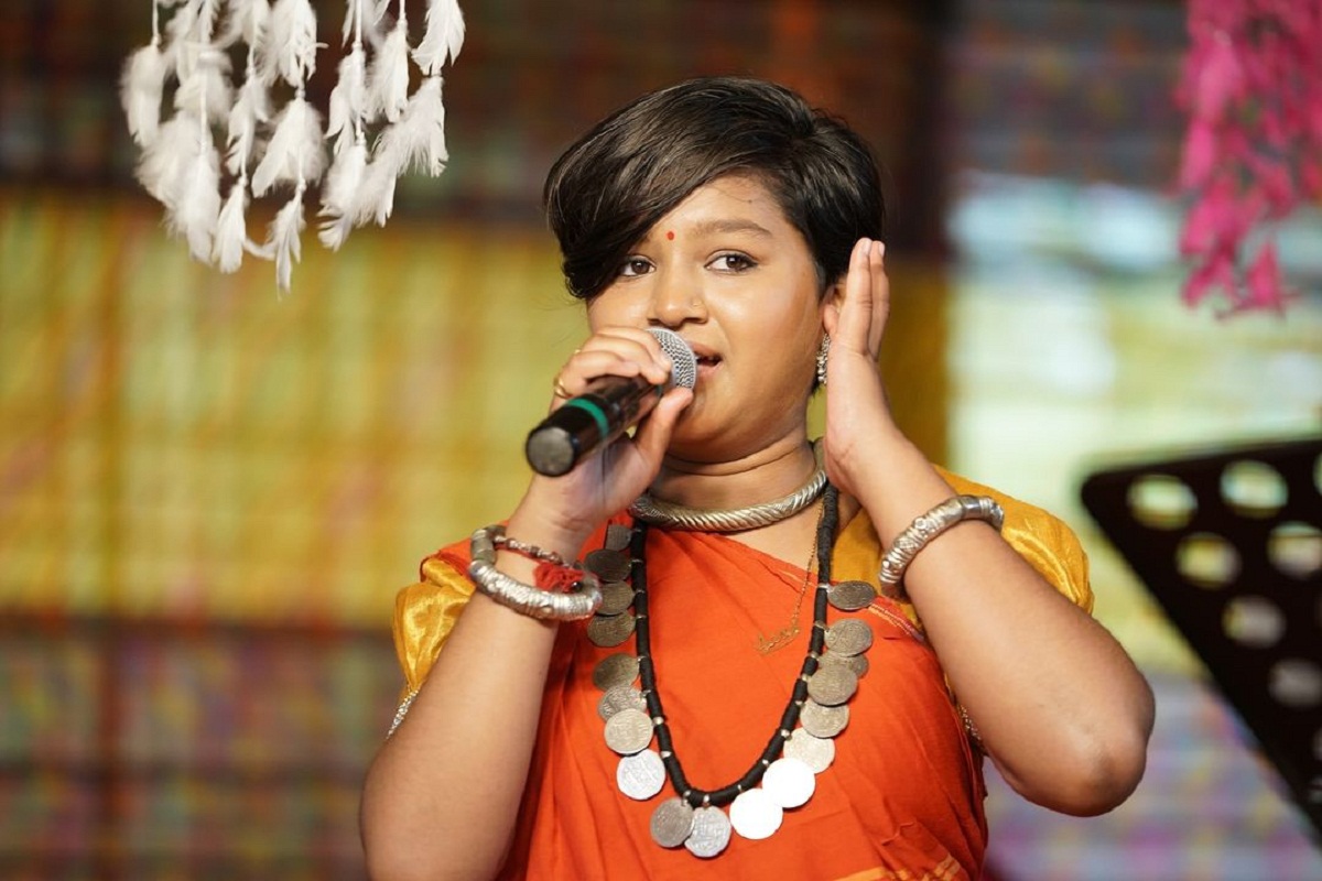 CG Singer: छत्तीसगढ़ी गीतों की बाल गायिका आरू साहू की मां बोलीं- 1 ...