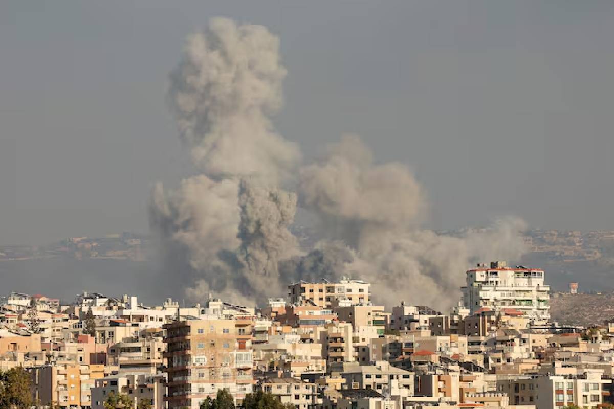 तुरंत लेबनान छोड़ दें ! बढ़ते तनाव के बीच भारतीय दूतावास ने जारी की ...