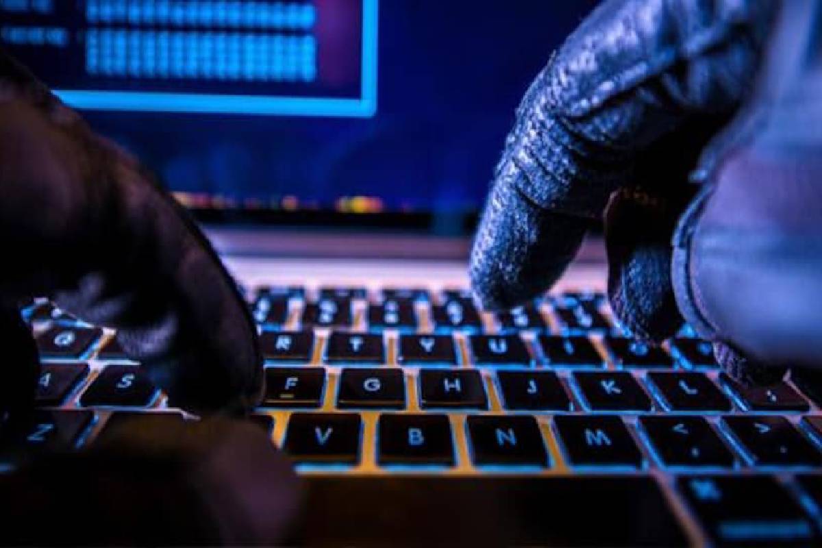 Cyber Fraud: साइबर ठगों से सावधान! सरकारी कर्मचारी के अकाउंट से 2 लाख ...