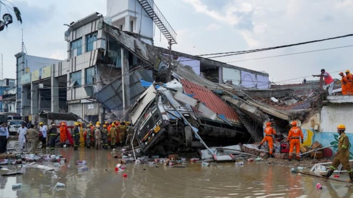 Lucknow Building Collapse: लखनऊ में रोंगटे खड़ा करने वाला हादसा, मात्र ...