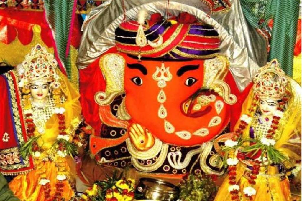 अनोखे गणेश: यहां उल्टा स्वास्तिक बनाने से सीधे हो जाते हैं बिगड़े काम ...