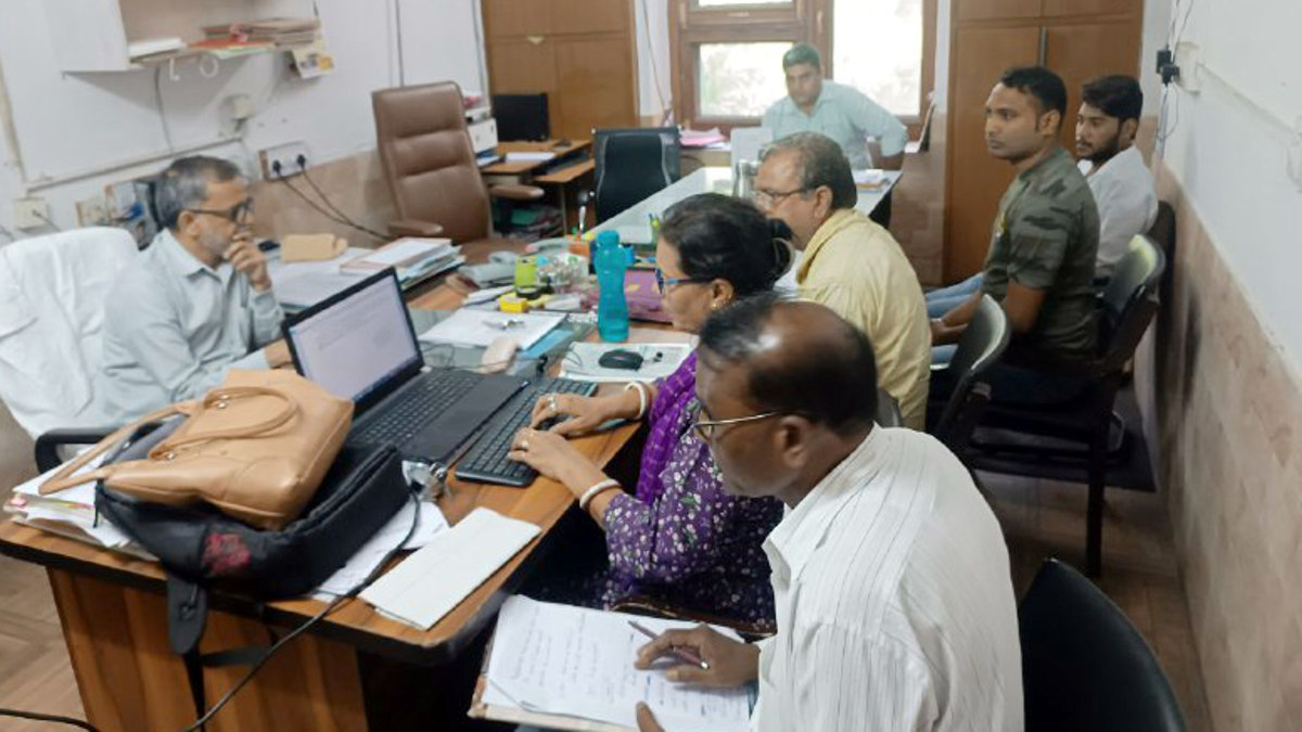 IAS राजेन्द्र विजय के छह महीने से पीछे थी ACB, राजस्थान सरकार को भी ...