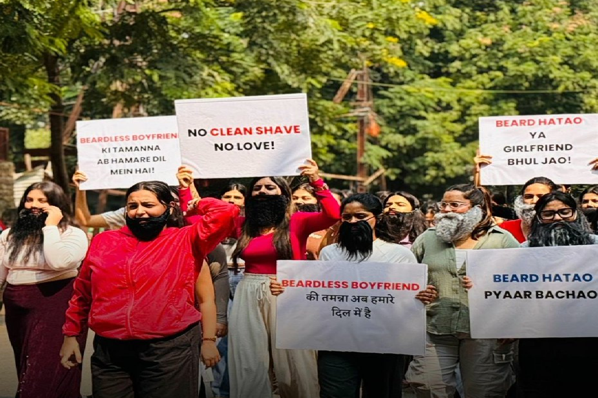 इस शहर की लड़कियों ने शुरु किया अजीबो गरीब प्रदर्शन, ‘दाढ़ी रखो या ...