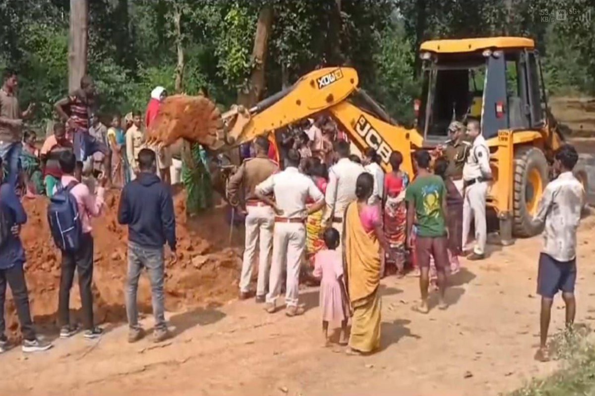 Attack on forest team: अतिक्रमण हटाने गए वन कर्मचारियों को ग्रामीणों ने ...