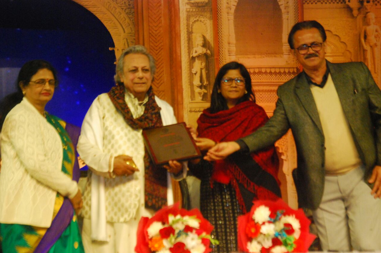 विश्व विख्यात तबला वादक पद्मश्री पं.स्वपन चौधरी को मिला राष्ट्रीय ...