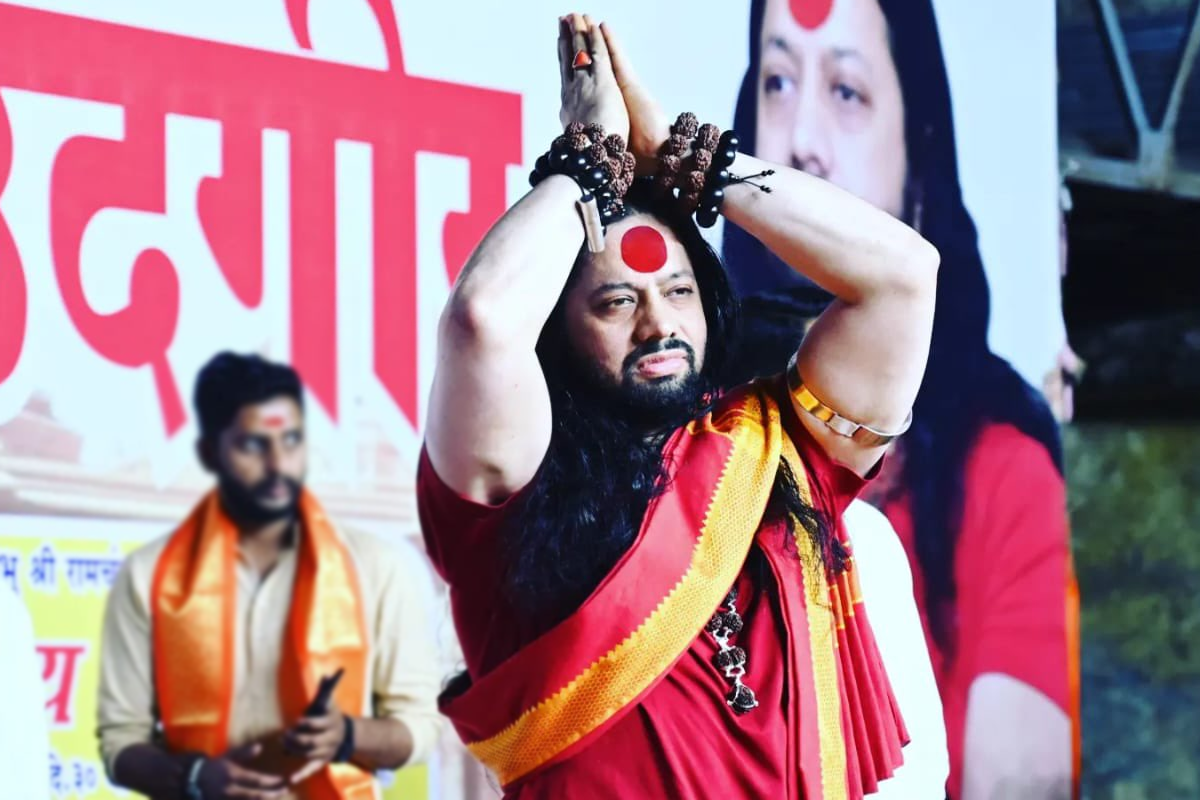 कालीचरण महाराज ने गांधी के हत्यारे को बताया ‘महात्मा’ | Kalicharan Maharaj controversial ...