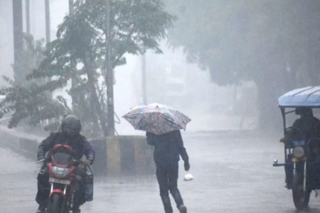 UP Rain: अगले 48 घंटे में फिर करवट लेगा मौसम, फरवरी के पहले दिन से इन ...