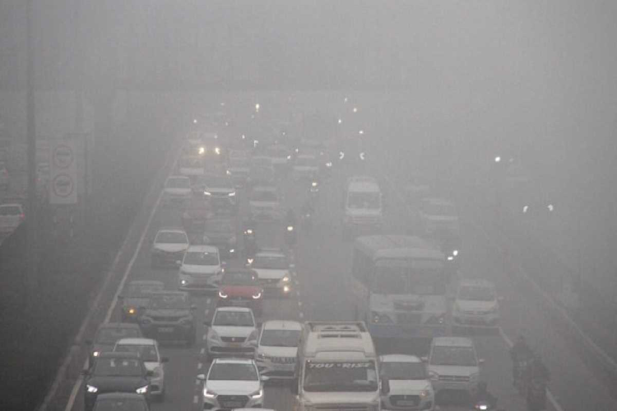 UP Weather Alert: यूपी में अगले 48 घंटे में मौसम का बदलेगा मिजाज, घना कोहरा और बूंदाबांदी का अलर्ट