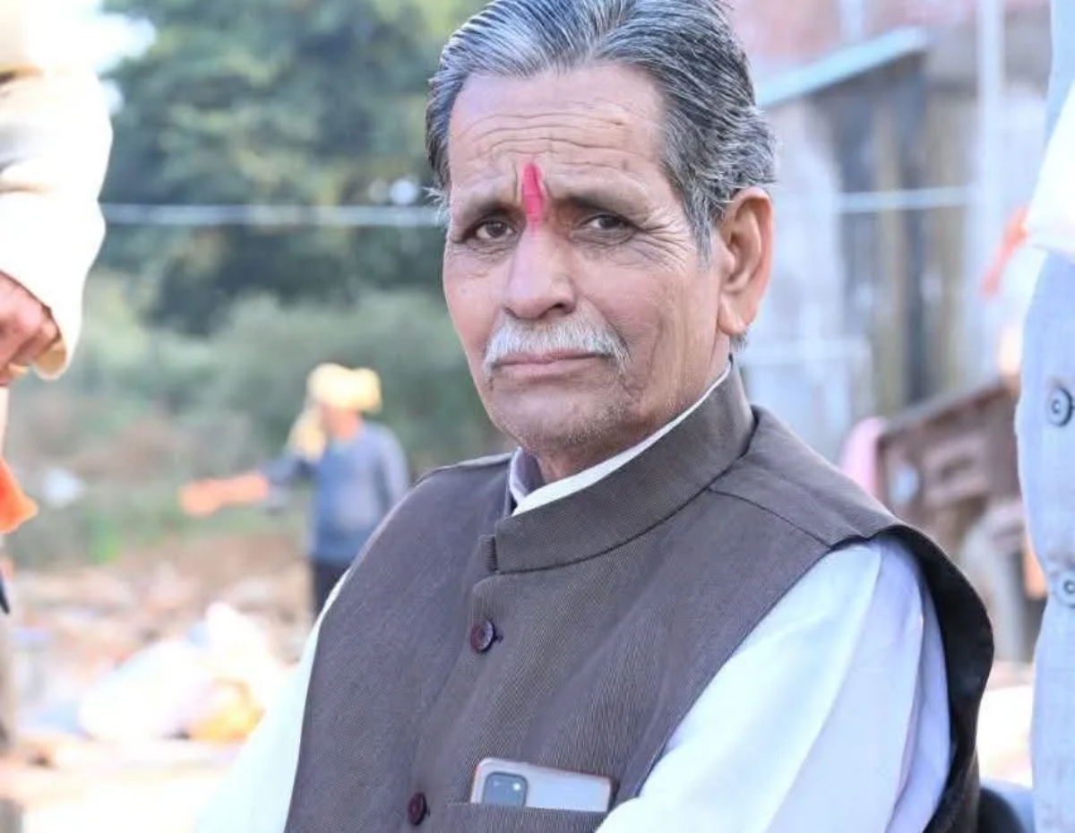 पंडोखर सरकार के पिता का देहांत, बुधवार को धाम में होगा अंतिम संस्कार | Pandhokhar Sarkar's ...