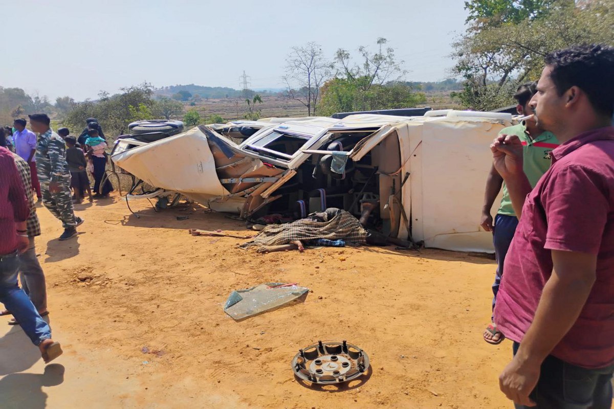 CG road accident: Video: कंटेनर-बोलेरो हादसा: 5 लोगों की मौत, मृतकों में 2 सगे मासूम भाई भी ...