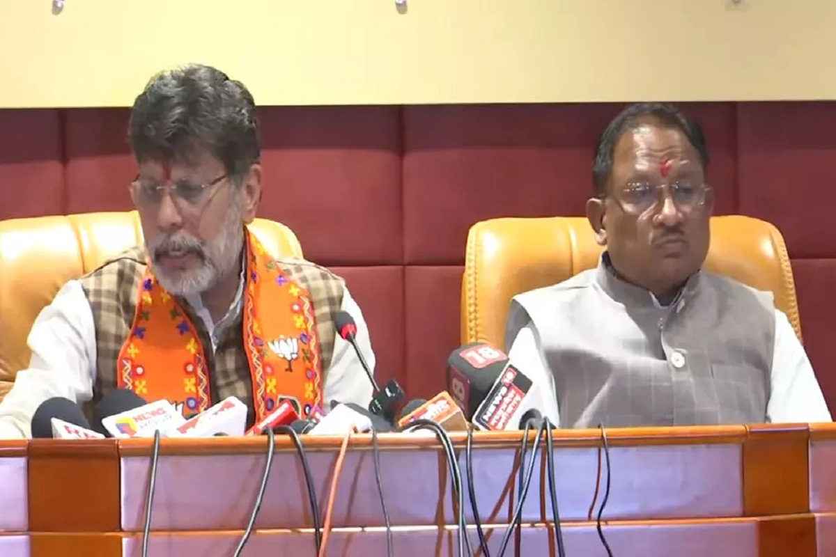 CG Election 2025: BJP ने जारी किया अटल विश्वास पत्र, महिलाओं को प्रॉपर्टी टैक्स में 25% की छूट ...