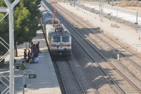 Train News: 15 साल बाद राजस्थान में अचानक चर्चा में आई यह ट्रेन, सोशल ...