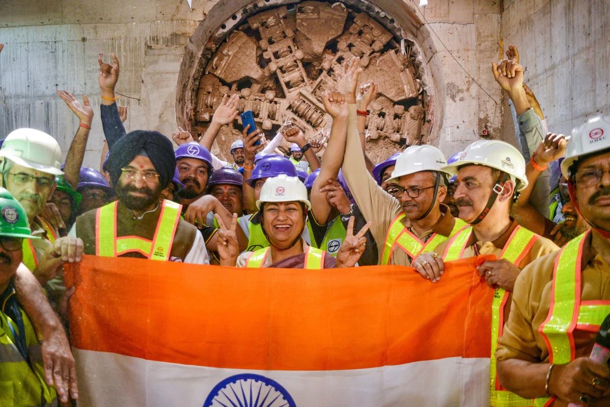 ‘पाताल’ में मेट्रो चलाएगी रेखा सरकार, दिल्ली की सबसे गहरी और 1460 मीटर ...