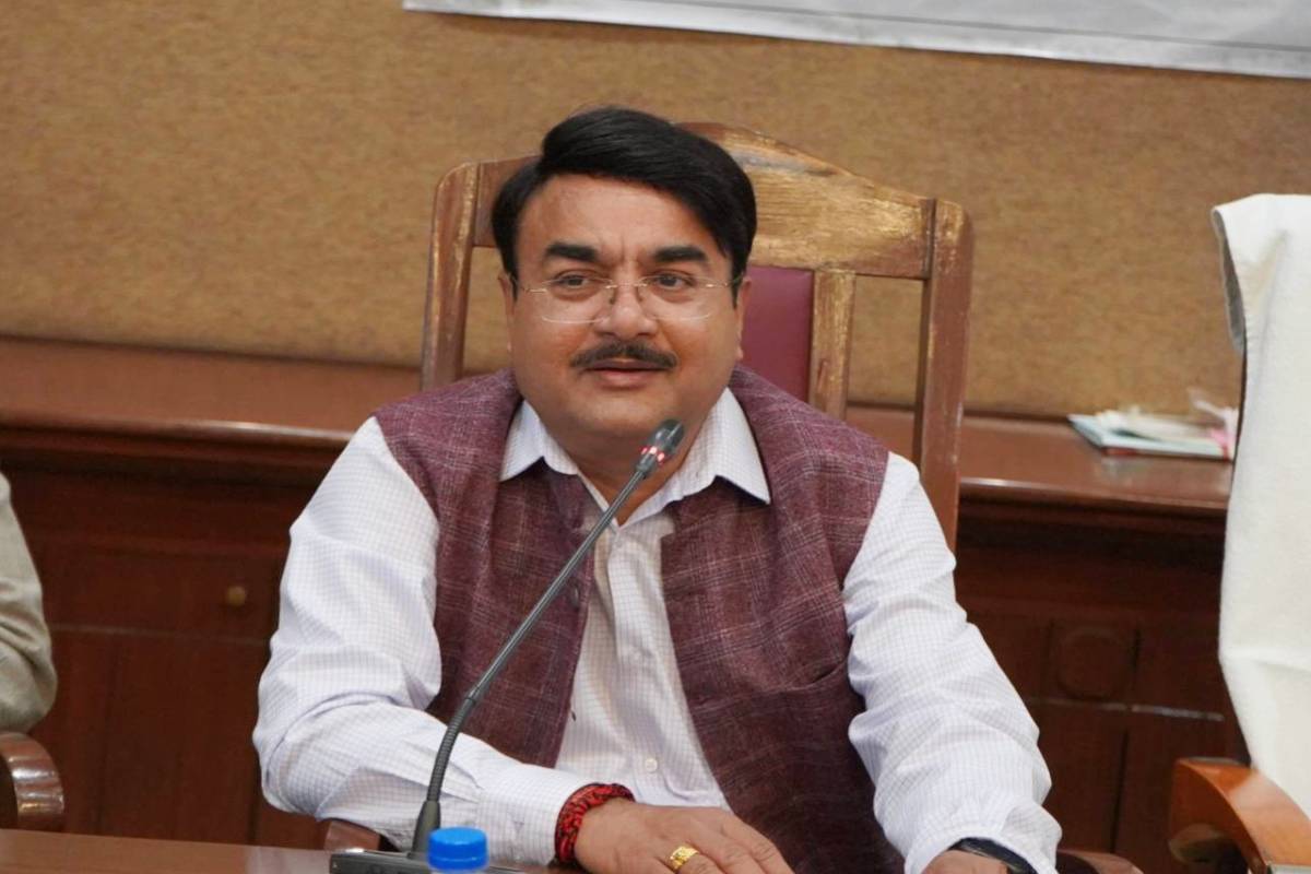 सदन की कार्यवाही में विपक्ष के सवाल पर फूट-फूट कर रो पड़े ‘मोहन’ के ...