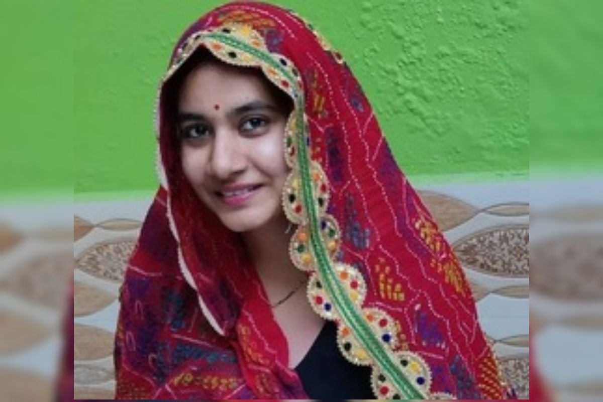 फर्स्ट अटेम्प्ट में UPSC क्लियर कर 22 साल की मोनिका बनी IAS अफसर, मेहनत ...