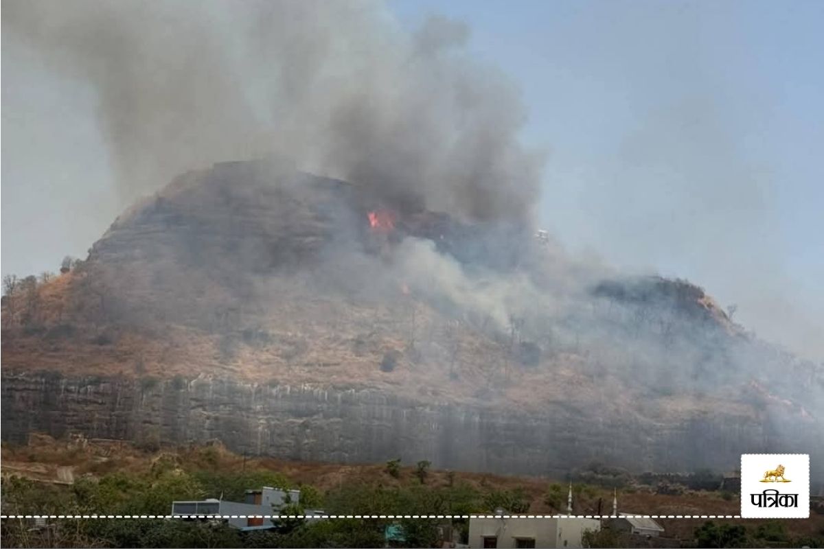 महाराष्ट्र में स्टील कंपनी में भीषण आग, देवगिरी किले पर भी ‘अग्नि तांडव ...