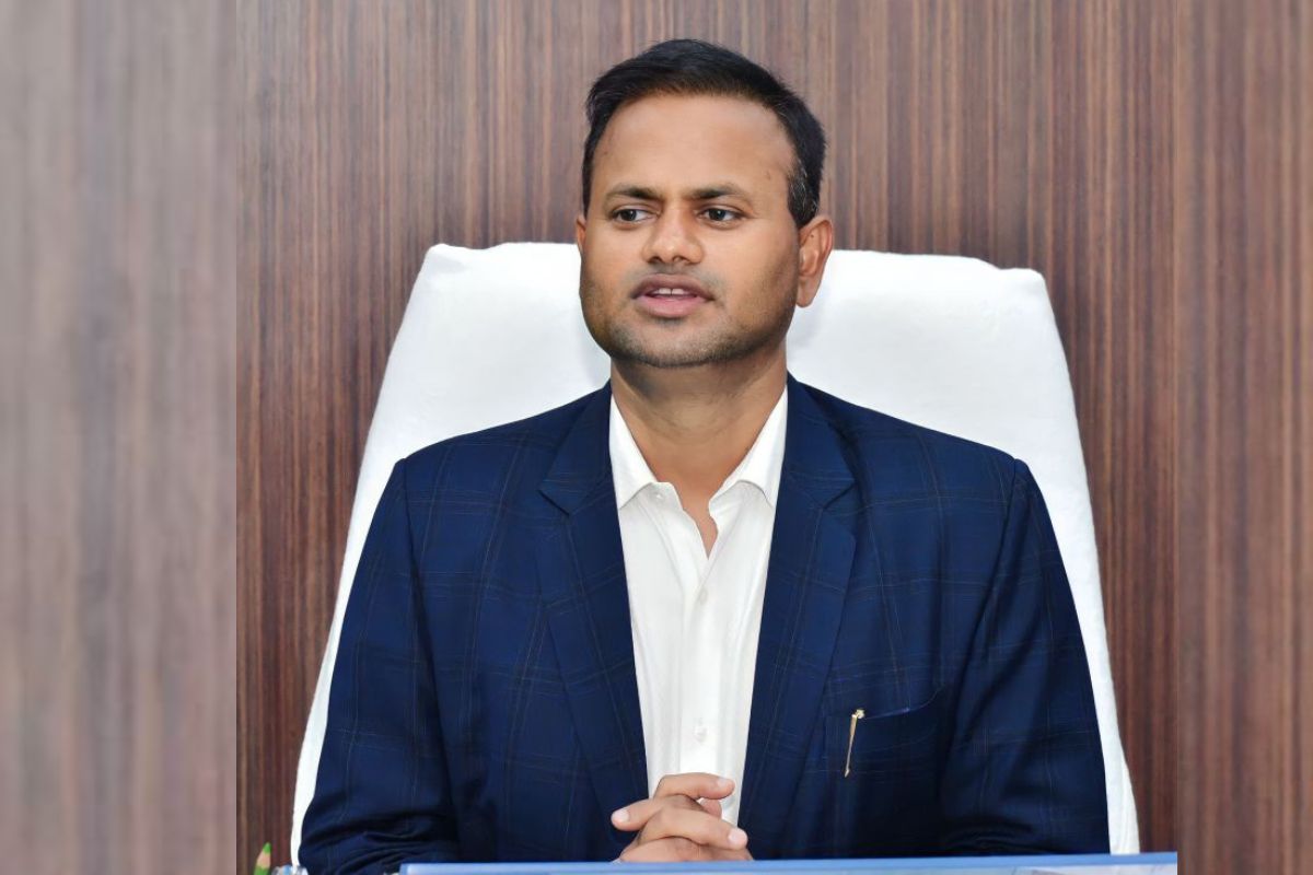 DM Ravindra Kumar: बरेली में एस्ट्रोनॉमी लैब और गोशालाओं के लिए याद किए जाएंगे, धार्मिक स्थलों ...