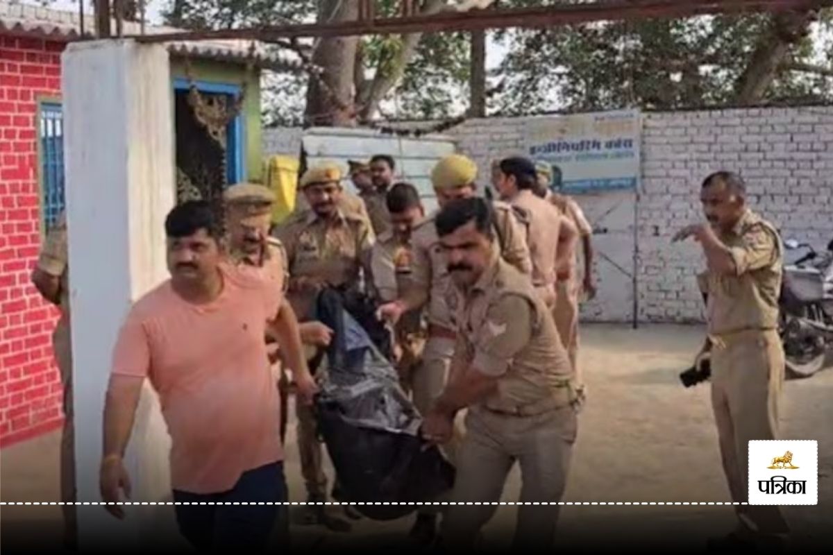 जौनपुर में ट्रिपल मर्डर, पिता और दो बेटों की धारदार हथियारों से की हत्या, CCTV DVR अपने साथ ले ...