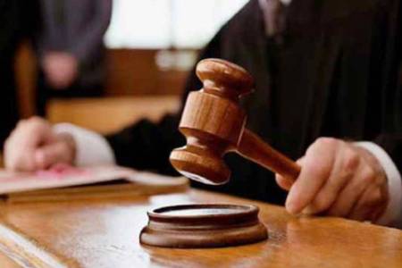 CG High Court: 4 साल की मासूम को छोड़ किसी और के साथ रहने चली गई महिला ...