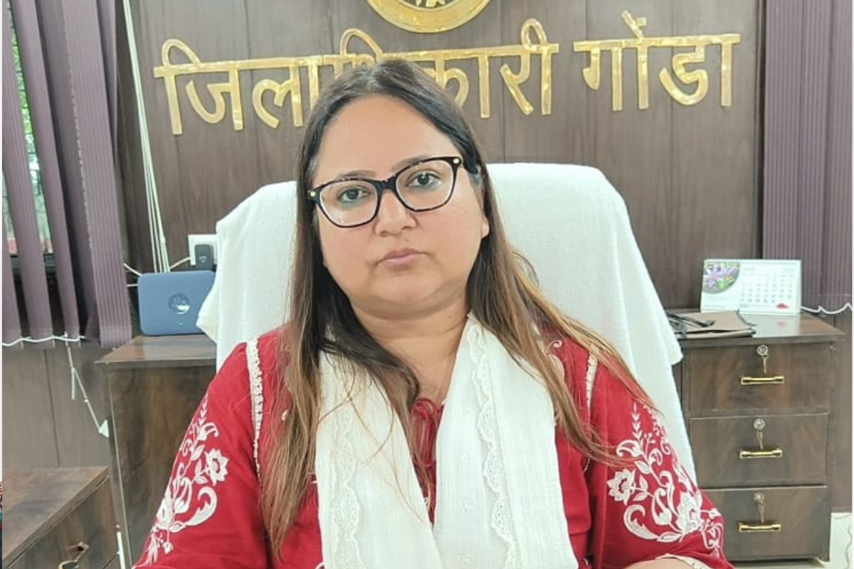 Gonda: डीएम का कड़ा एक्शन सहायक चीनी आयुक्त को नोटिस 3 दिन के भीतर मांगा जवाब विभाग में मचा ...
