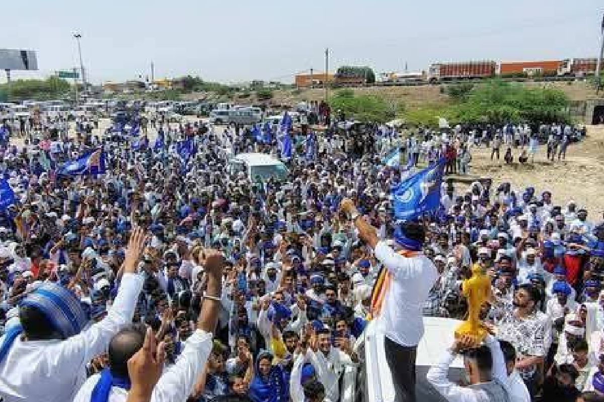 ‘तुम्हारे वोट और धंधे पर करेंगे चोट’, भीम आर्मी ने वकीलों को दी चेतावनी!