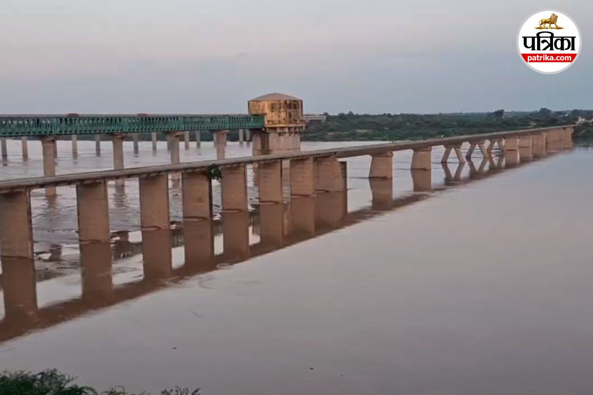 Rajasthan: उफान पर बह रही चंबल नदी, जलस्तर 130.40 मीटर तक पहुंचा ...