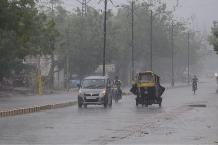 Rain Alert: राजस्थान में बारिश का डबल अलर्ट, 3 घंटे के भीतर 20 जिलों में वर्षा का अनुमान, मौसम ...