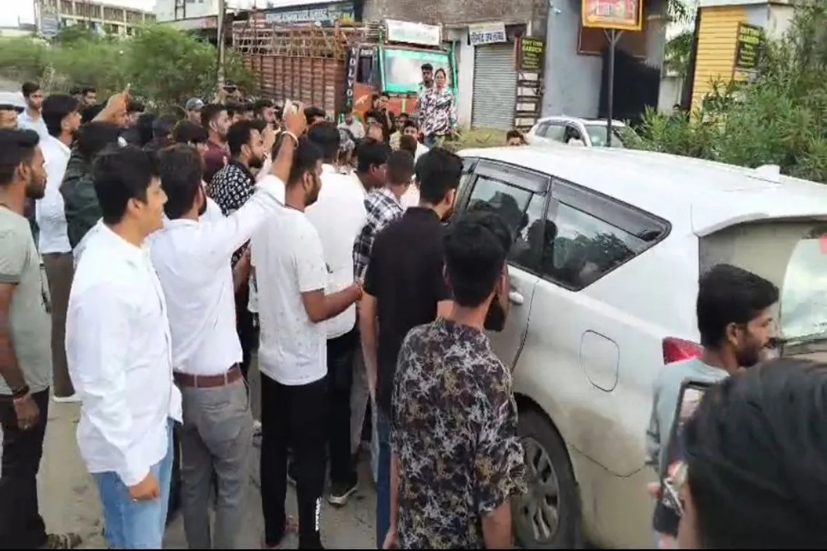 Alvish Yadav: Video: यूट्यूबर एल्विश यादव और अंजलि अरोरा का अंबिकापुर ...