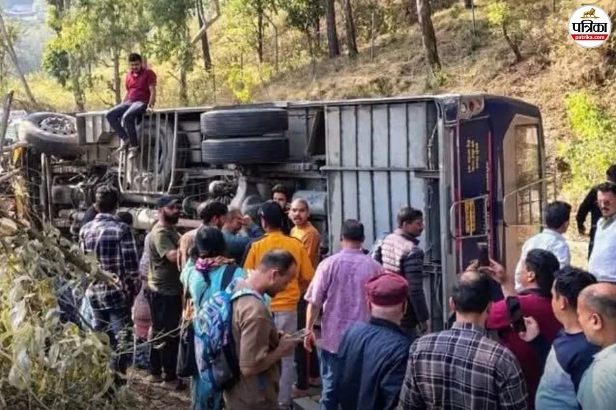 महाराष्ट्र के अंबा घाट में गहरी खाई में गिरी बस, नेपाल के 50 यात्री थे ...