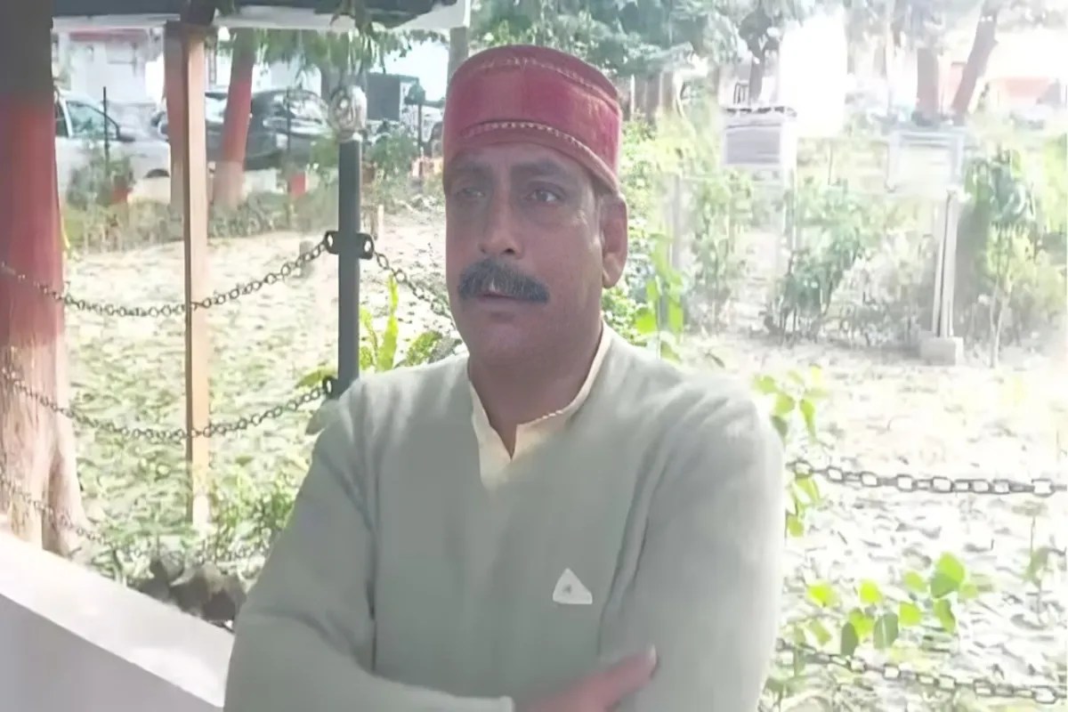 BJP MLA: कलेक्ट्रेट प्रेस वार्ता में कुर्सी न मिलने से नाराज़ भाजपा विधायक योगेश वर्मा बीच ...