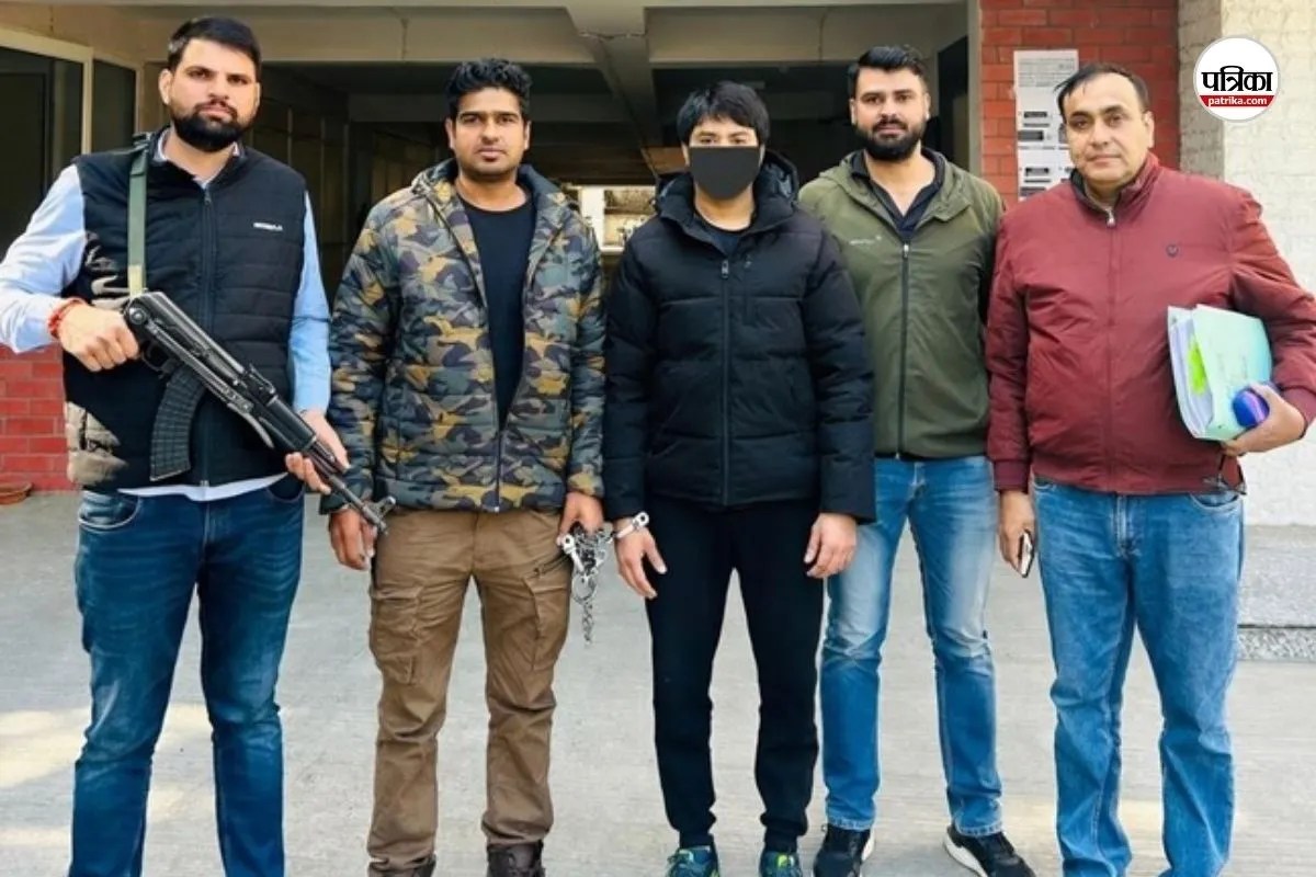 दिल्ली एयरपोर्ट से कुख्यात गैंगस्टर गिरफ्तार, स्पेन से ऑपरेट कर रहा था ...