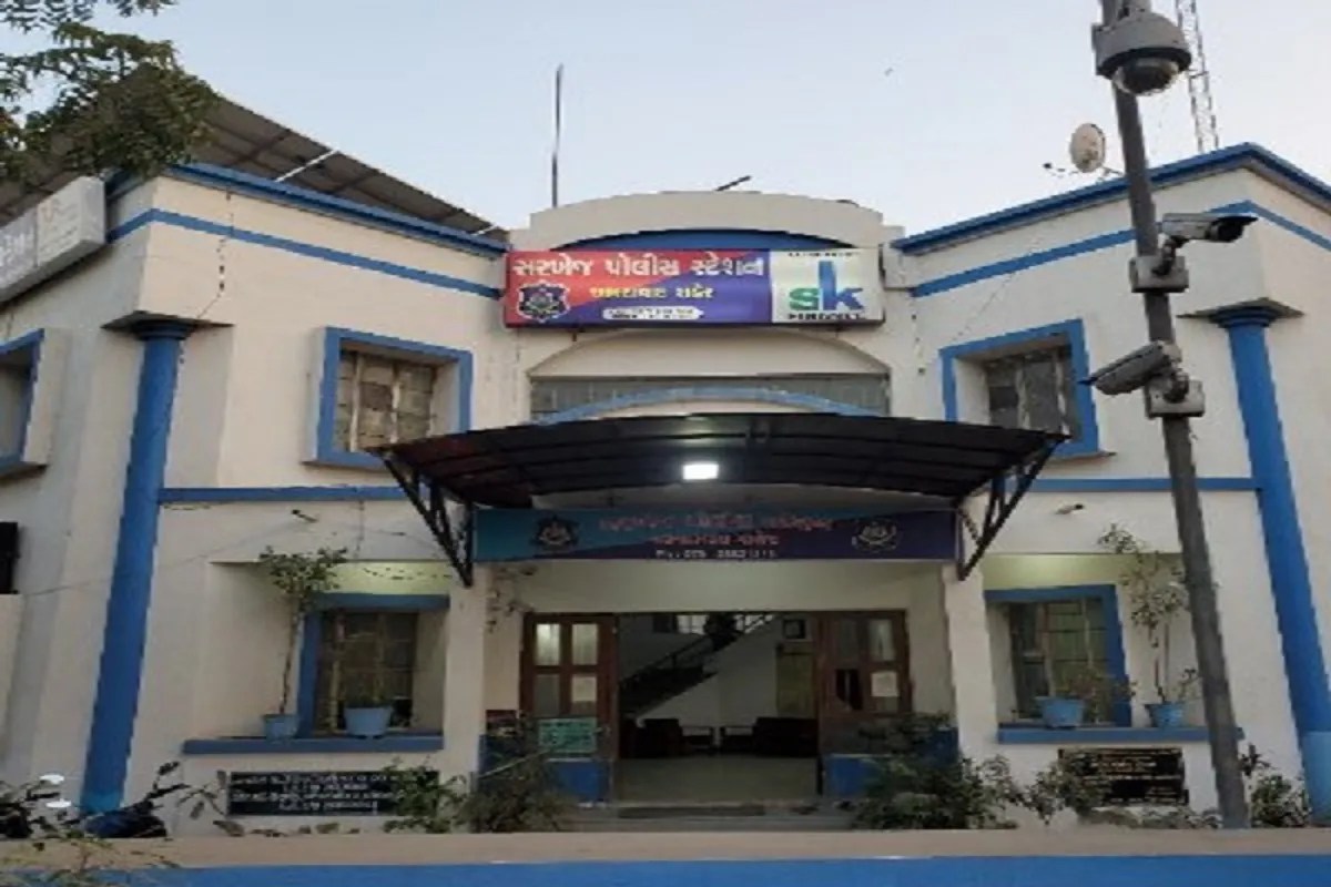 Ahmedabad: सरखेज में विवाहिता के पति की पूर्व पति ने की हत्या | In ...