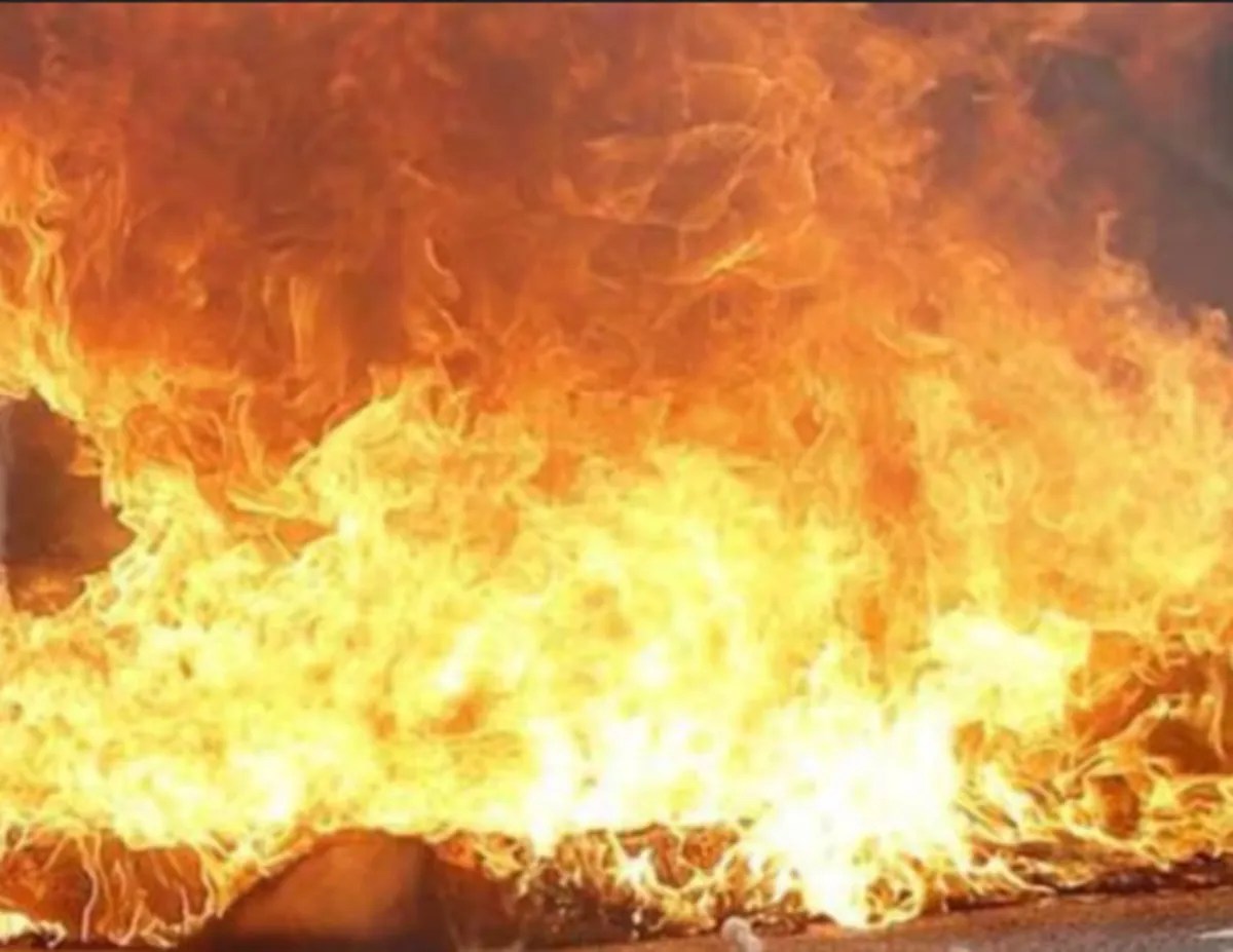 दो मंजिला घर में लगी भीषण आग, रूस में 3 बच्चों समेत 5 लोगों की मौत