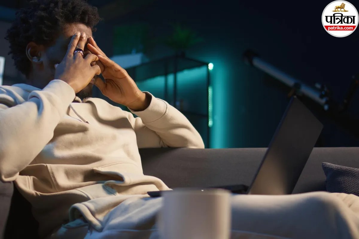 Phone Screen and Headache: सौ में 12 लोग माइग्रेन से परेशान, क्या फोन ...